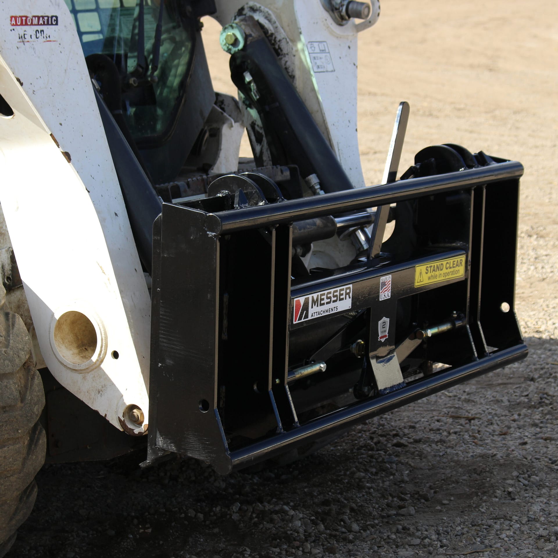 Male Global to universal skid loader adapter - Messer Attachments